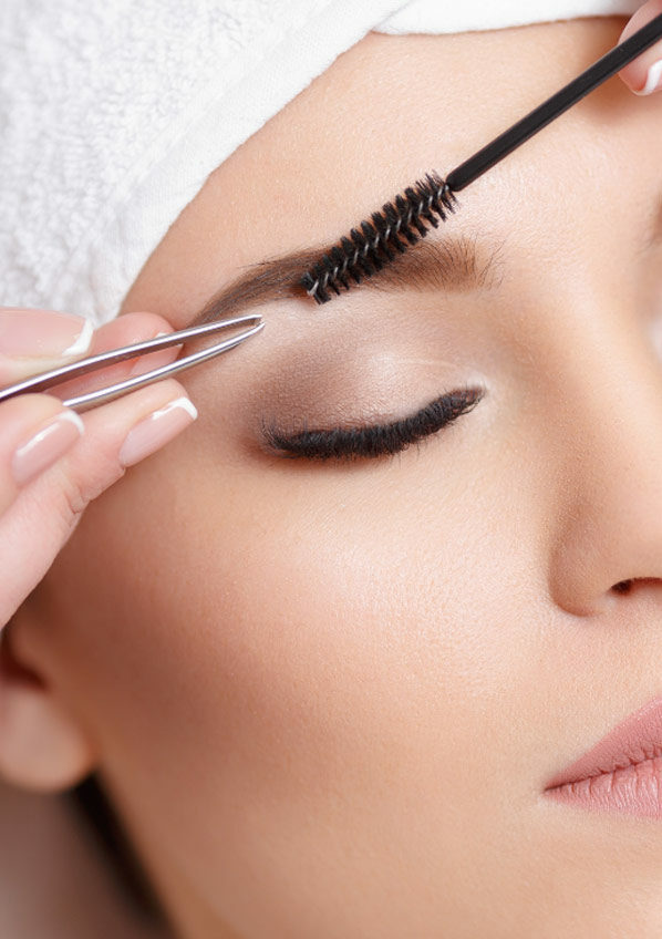 Design de sobrancelhas em Joinville - (47) 99627-0256